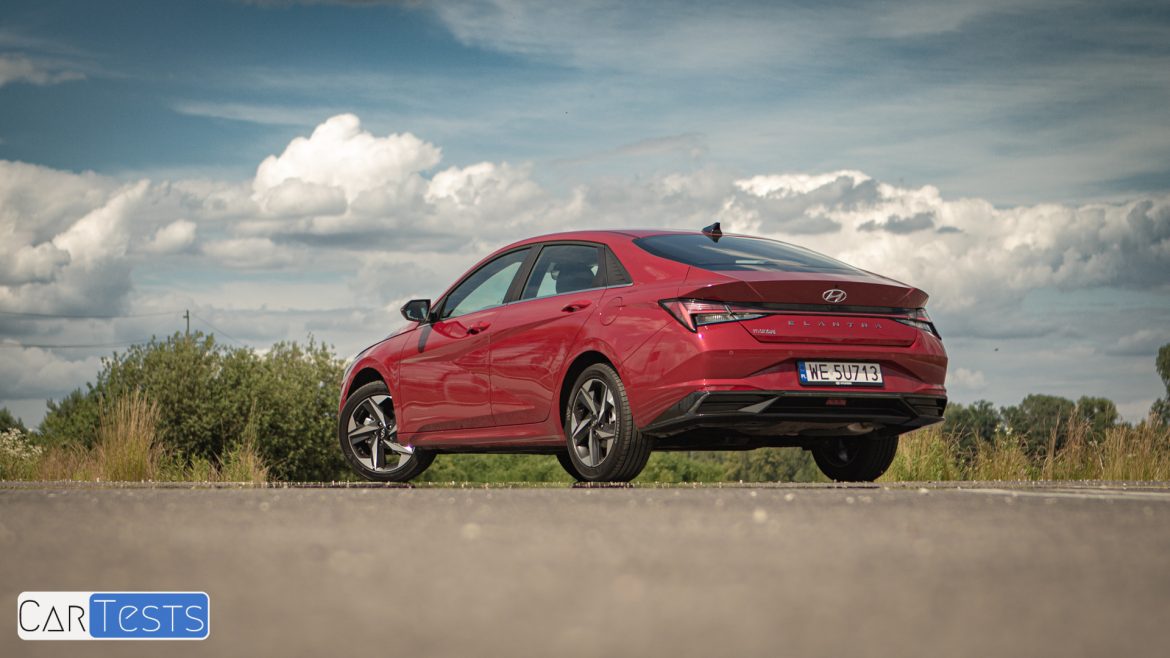 Hyundai Elantra 1.6 GDI 123 6MT Executive 2023 – Maciek 'Pertyn' Pertyński