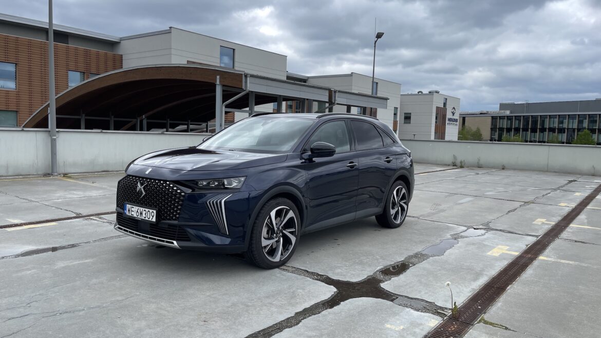DS7 2023 e-tense 300 4×4 Opera – Maciek 'Pertyn' Pertyński
